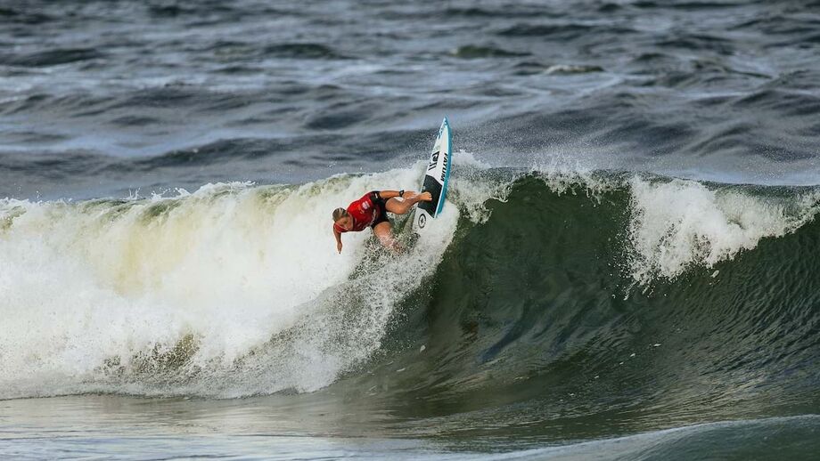 Yolanda Hopkins entra a vencer em Sydney - Surf - Jornal Record
