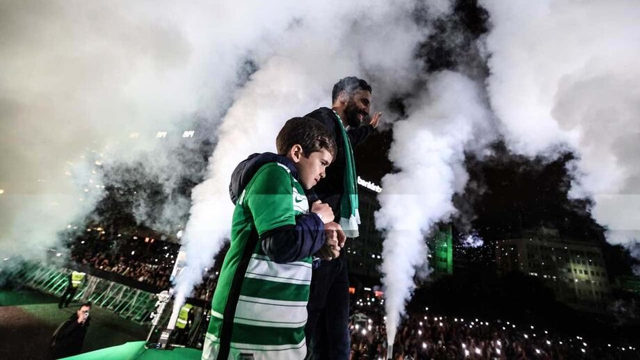 Nos bastidores do título do Sporting: imagens inéditas da festa ao ...