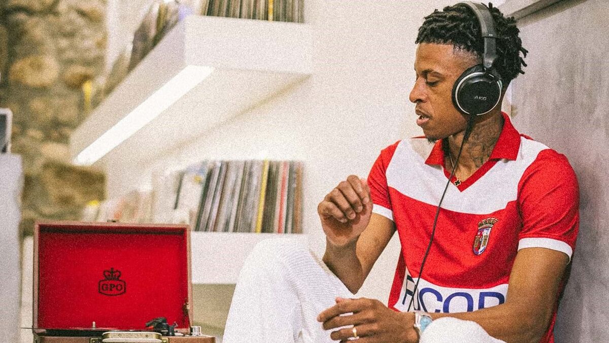 Robson Bambu apresentado em Braga: «Quero desfrutar o máximo possível» - Sp. Braga - Jornal Record