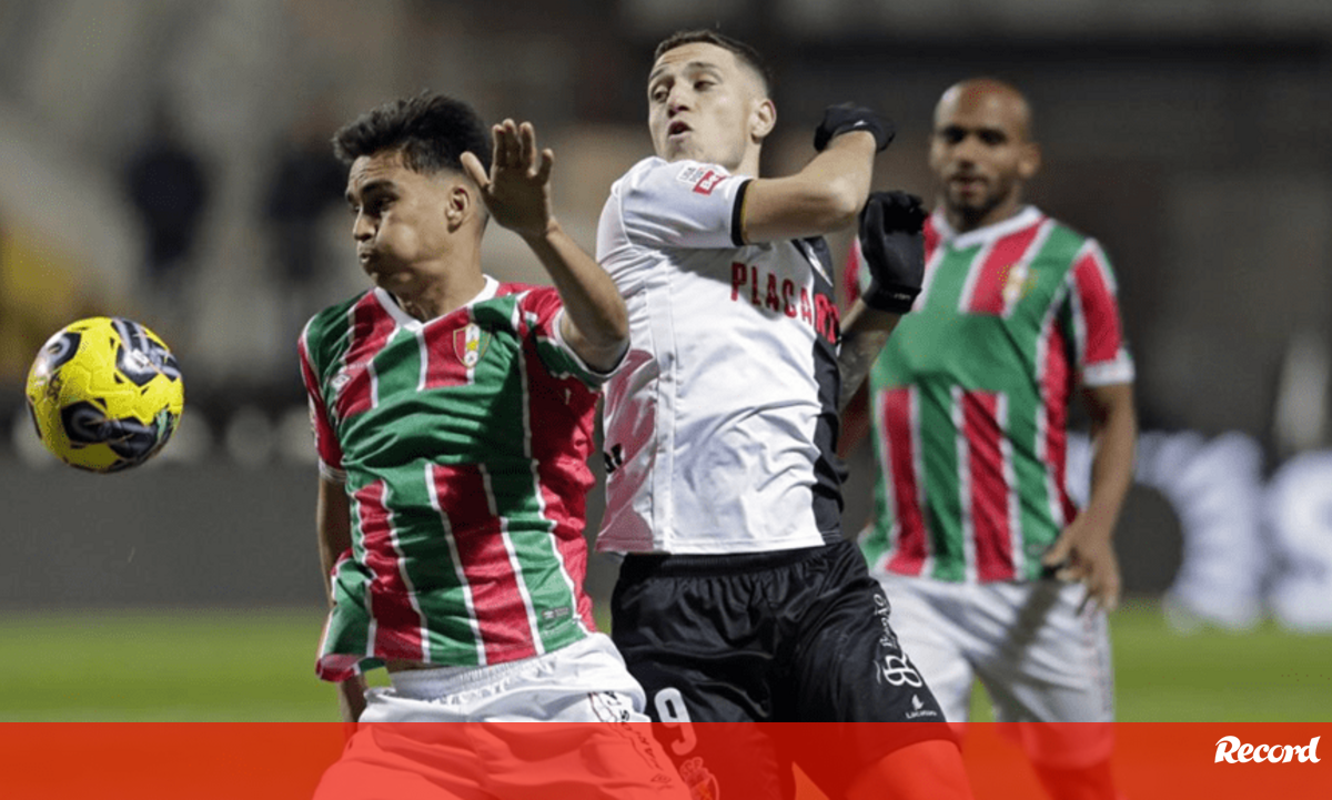 Hevertton termina contrato e não vai continuar no E. Amadora - E ...