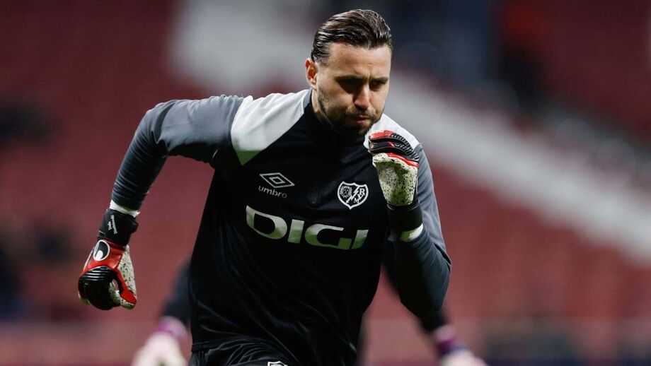 Guarda-redes Stole Dimitrievski é reforço do Valencia - Valencia ...