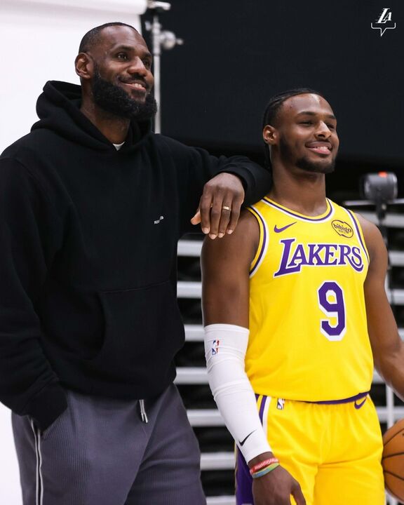 LeBron James renova com os Lakers aos 39 anos: ainda é pago a peso de ouro e vai jogar com o ...