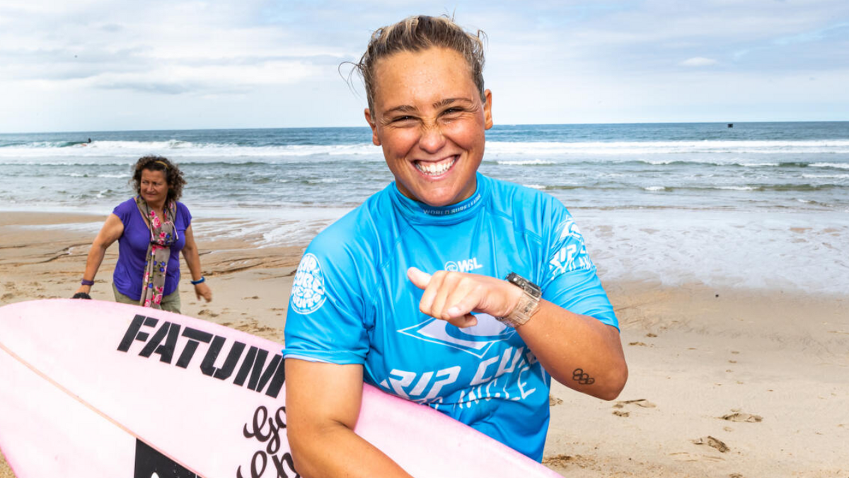 Yolanda Hopkins avança para os oitavos-de-final do US Open of Surfing ...