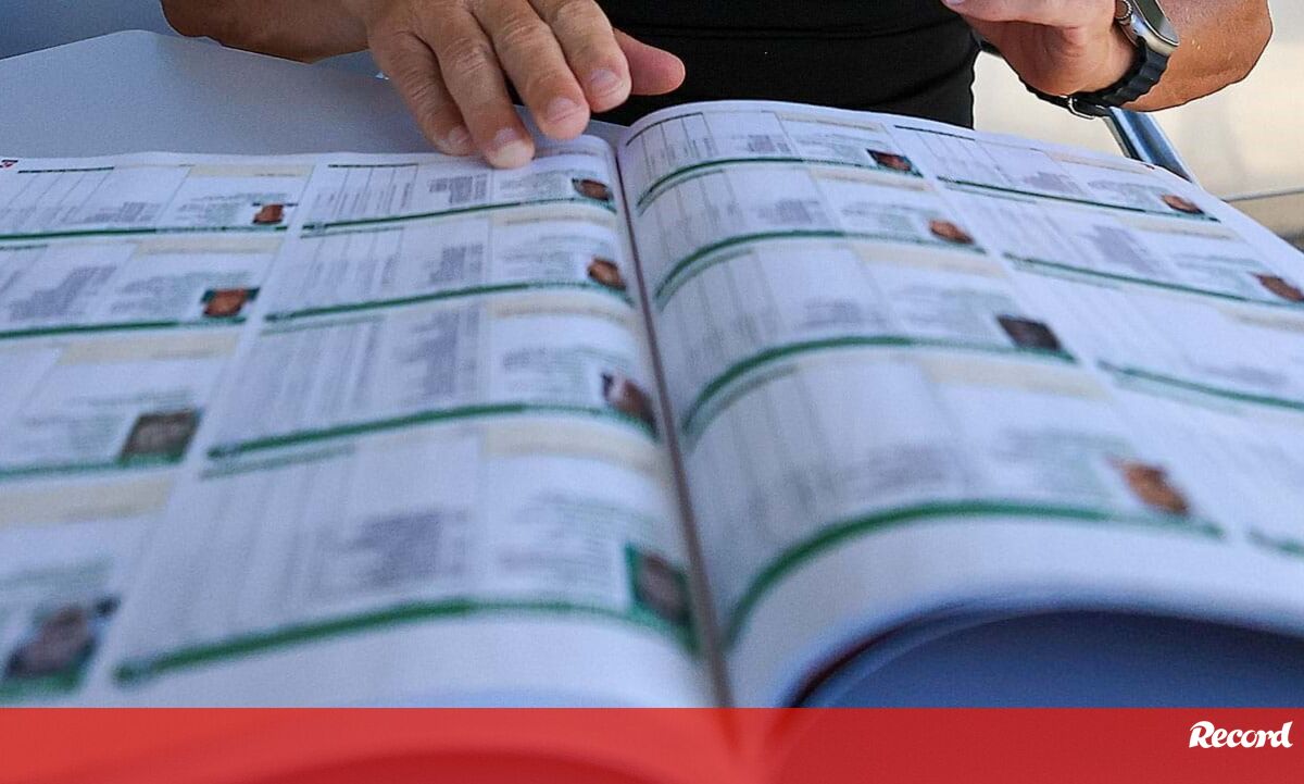 Liga Record: aos 30 anos... 30 prémios para os melhores a cada jornada ...