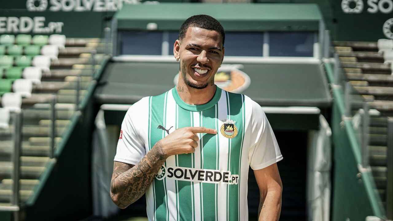 Oficial: Clayton Silva reforça ataque do Rio Ave - Rio Ave - Jornal Record