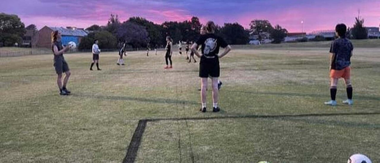 Flying Bats FC: o clube australiano que está a gerar polémica por ter ...