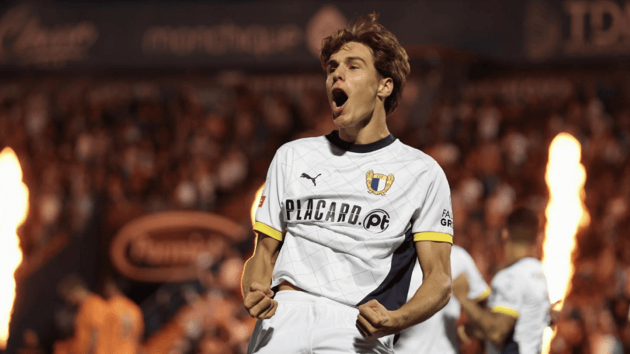 Gustavo Sá recebe prémio de golo do mês da Liga Betclic: «Tem um grande ...