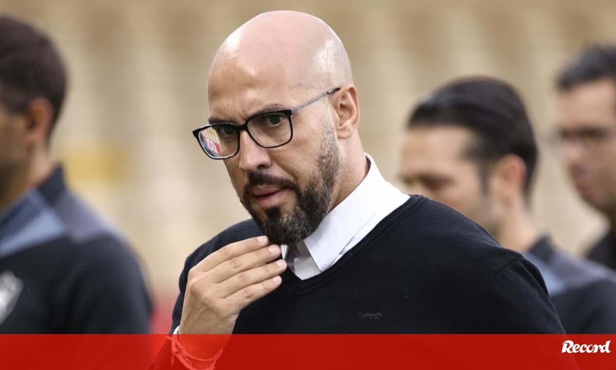 José Faria pode ficar até à Taça - E. Amadora - Jornal Record