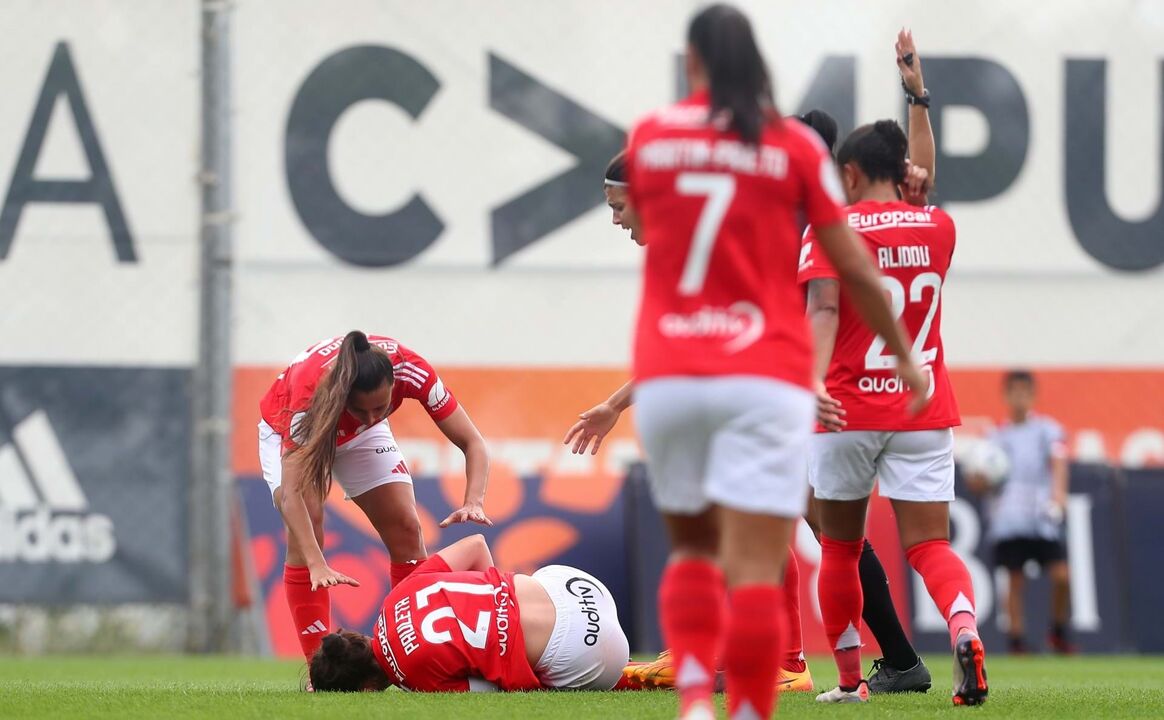 Benfica vence Marítimo e é líder à condição da Liga BPI - Futebol ...