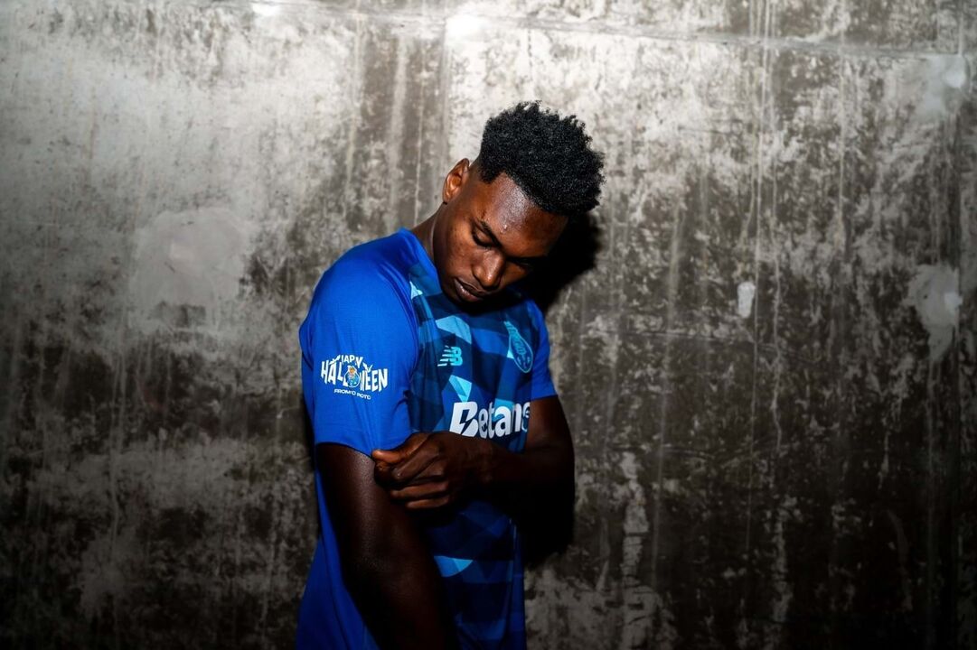 FC Porto lança camisola especial de Halloween - Fotogalerias - Jornal ...