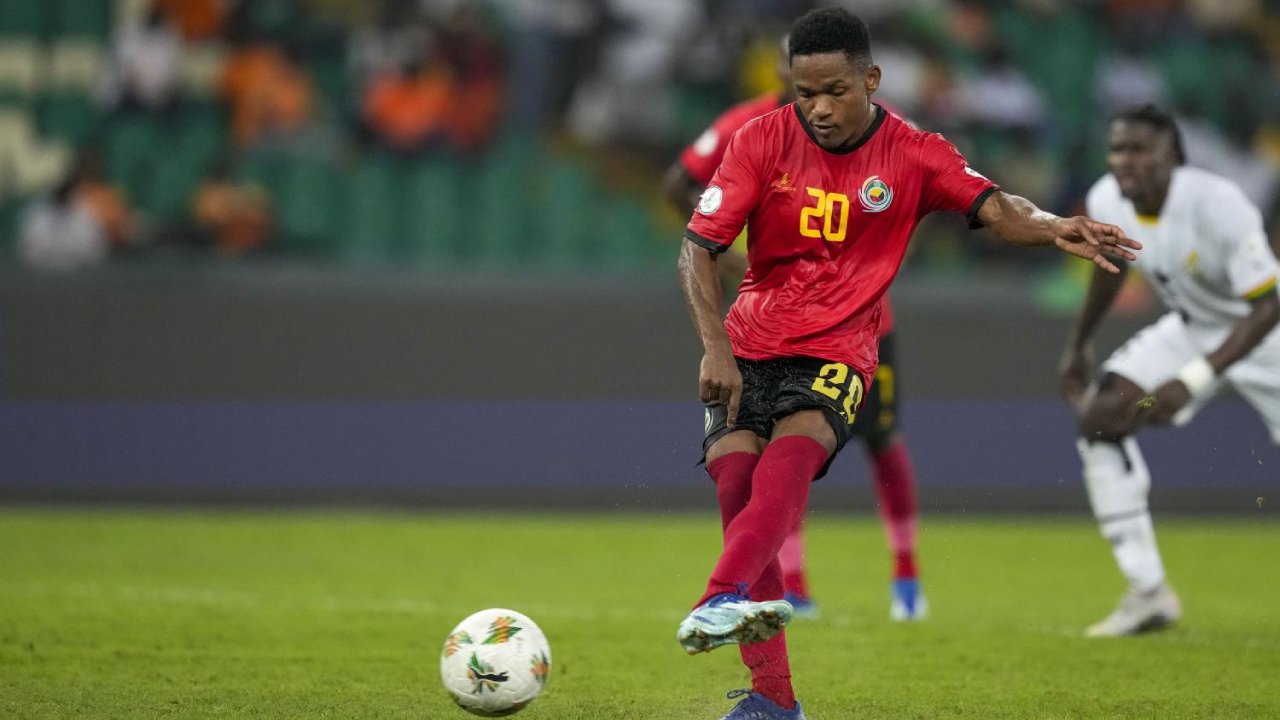 Geny Catamo na convocatória de Moçambique para os jogos com Mali e ...