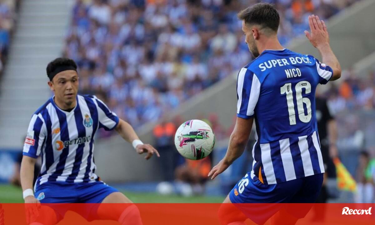 Pepê e Nico recuperam a titularidade na Luz - FC Porto - Jornal Record