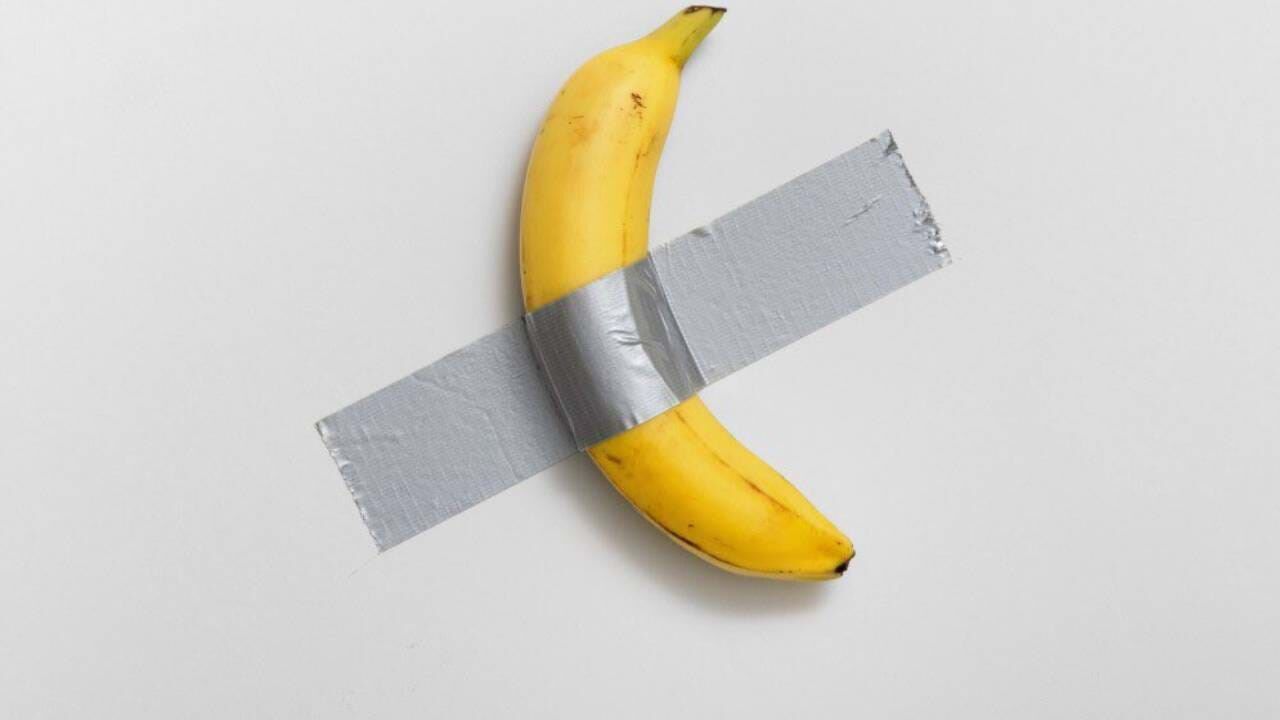 Banana colada a uma parede vendida em leilão na Sotheby's por quase 6 milhões: «Trabalho icónico ...