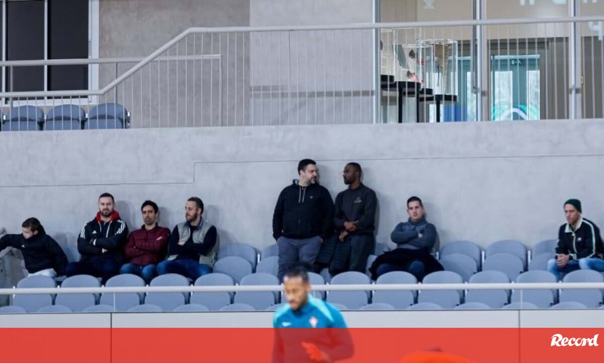 Treinadores da Liga Placard conheceram a FPF Arena Portugal - Futsal ...