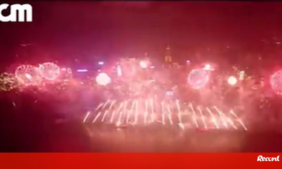 Hong Kong recebeu 2025 com muita música e o céu cheio de cor - Vídeos ...