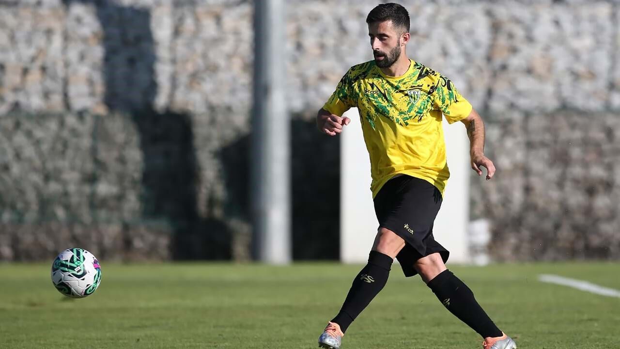Desconforto muscular afastou Xavier do duelo com o Portimonense ...