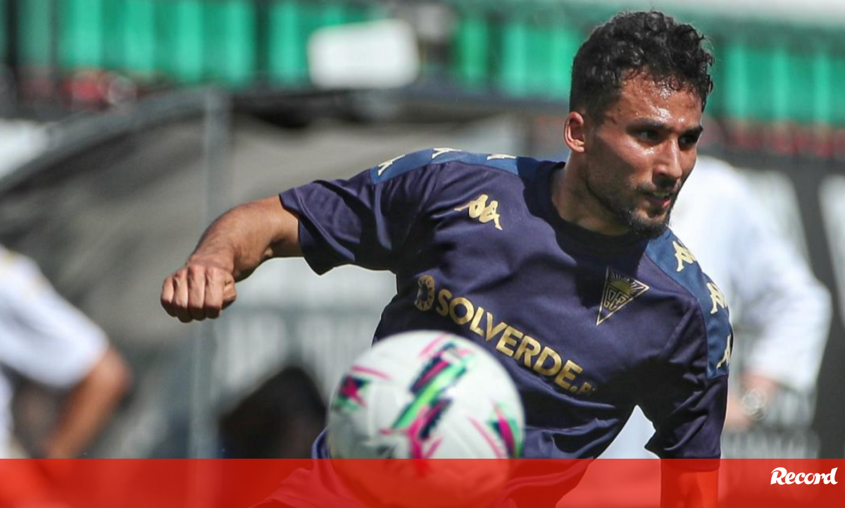 Rafik Guitane treinou e pode ser convocado - Estoril - Jornal Record