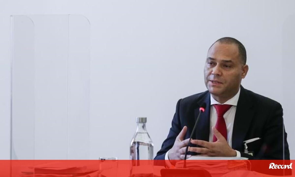 Novo Banco afasta administrador Carlos Brandão após denúncia à PGR ...