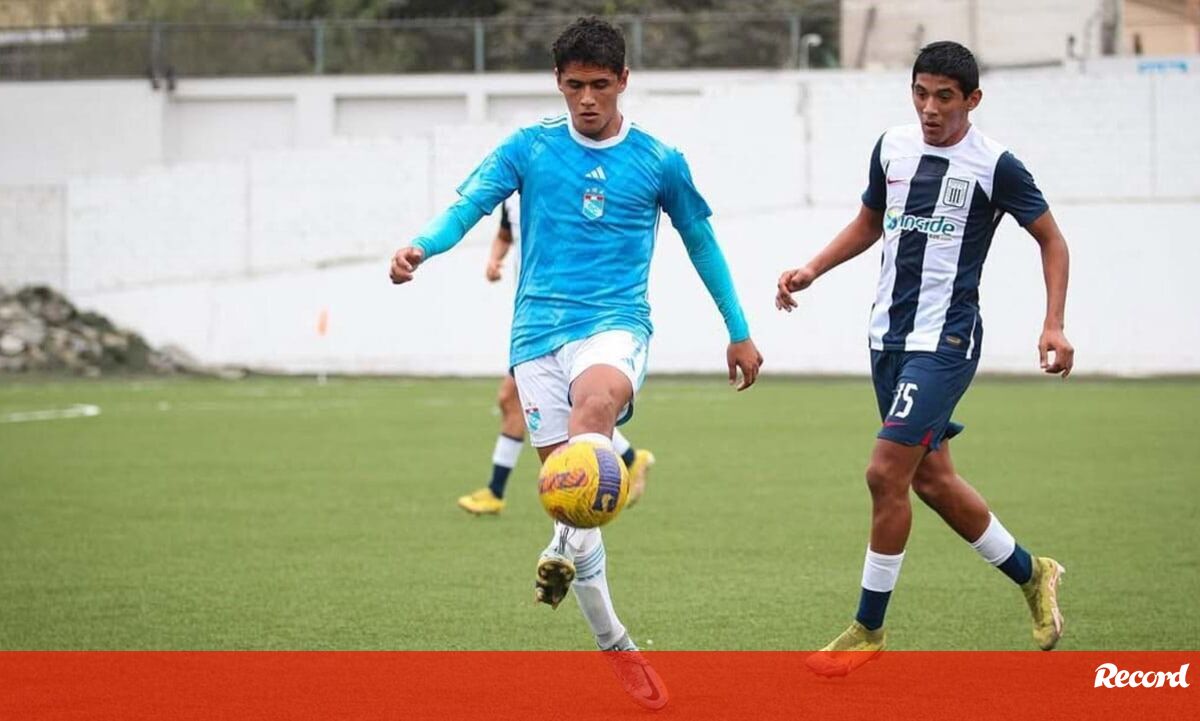 Gabriel Soto reforça Santa Clara - Santa Clara - Jornal Record
