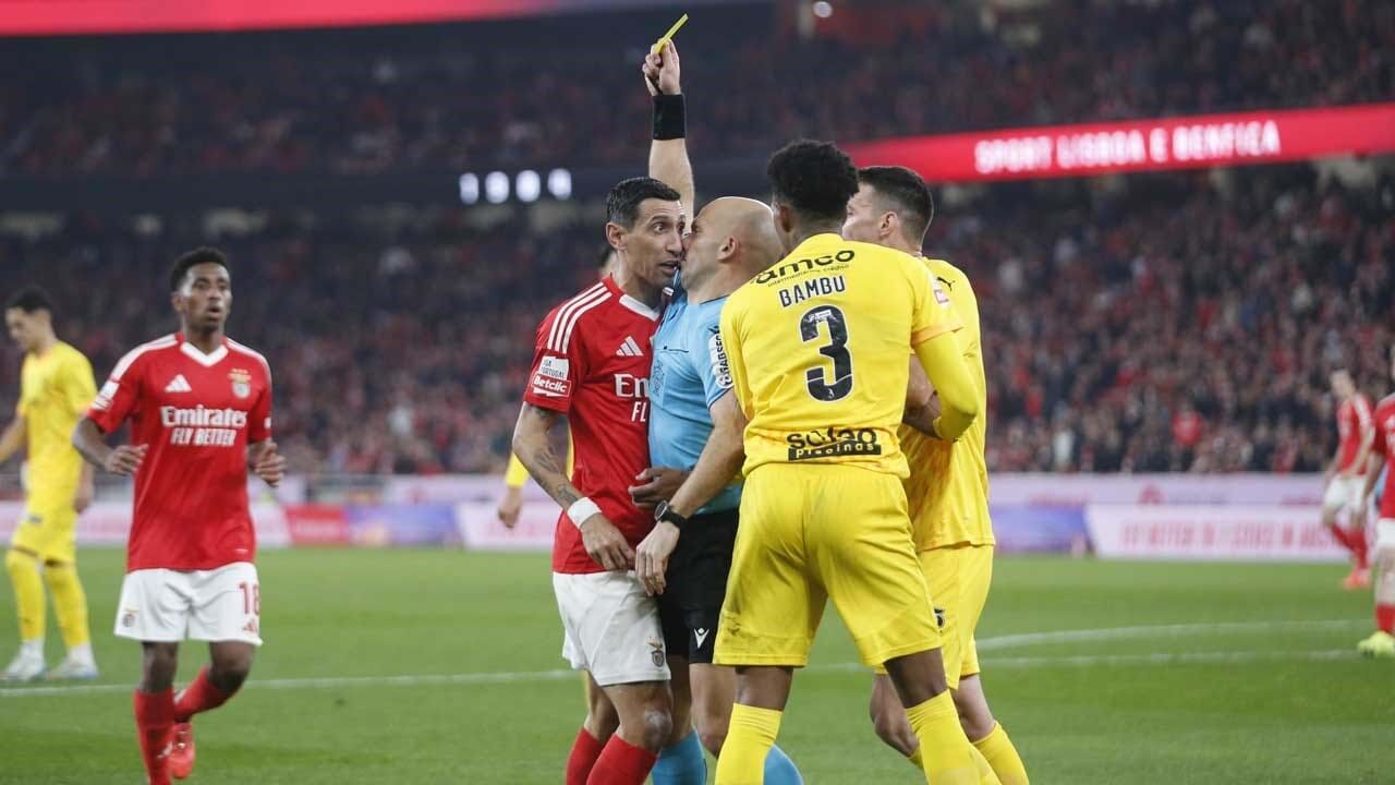 Ânimos exaltados no Benfica-Sp. Braga: Di María desentendeu-se com ...