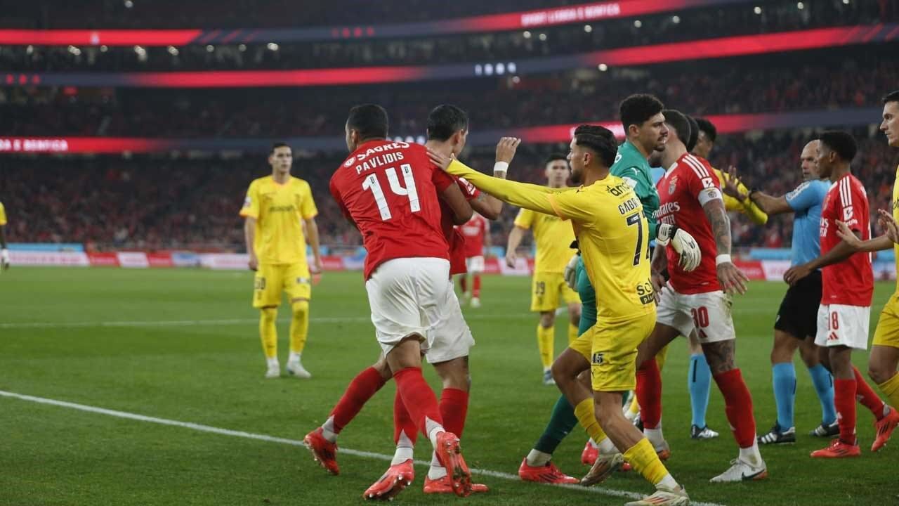 Ânimos exaltados no Benfica-Sp. Braga: Di María desentendeu-se com ...