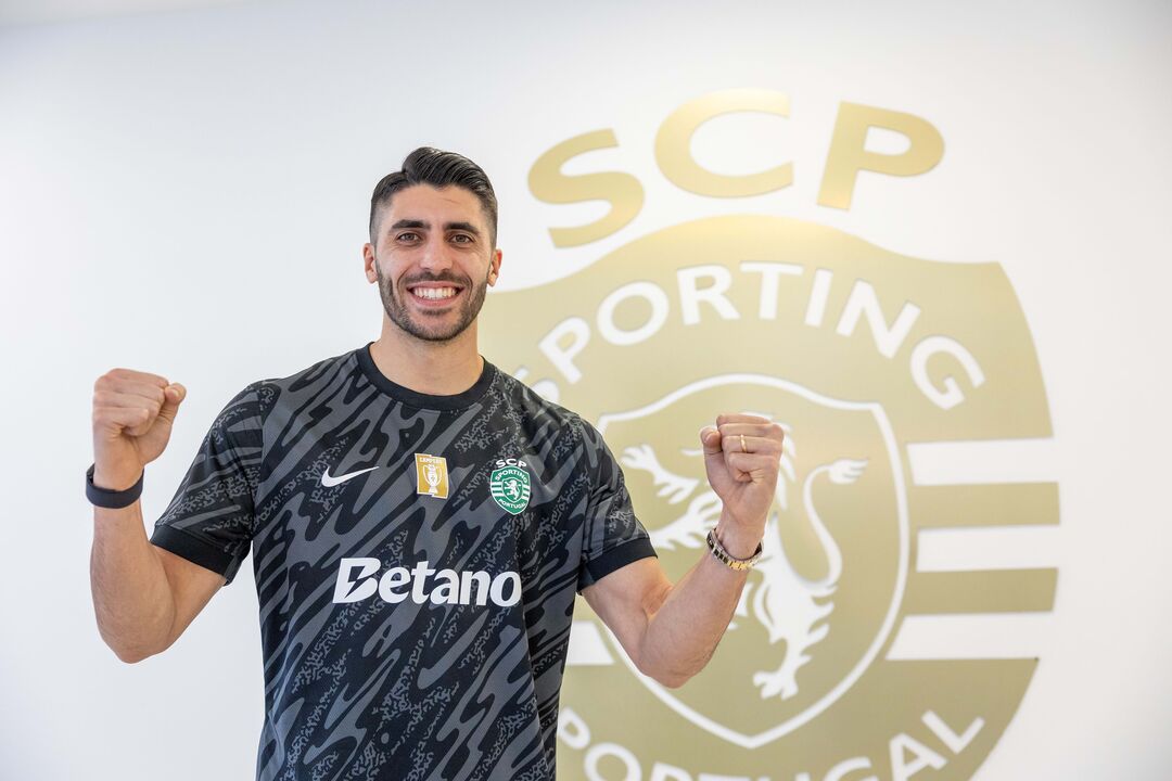 Oficial: Rui Silva reforça baliza do Sporting e assina até 2028 ...