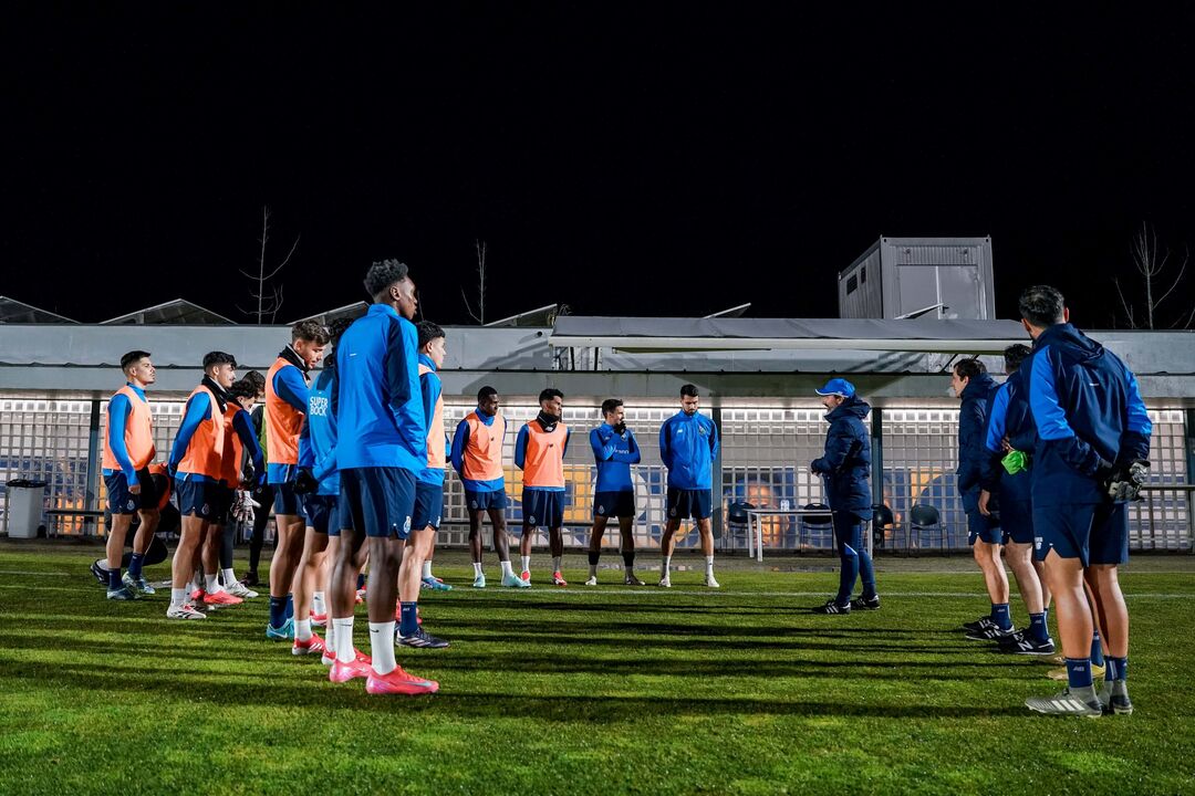Villas-Boas presente no primeiro treino de José Tavares à frente da ...