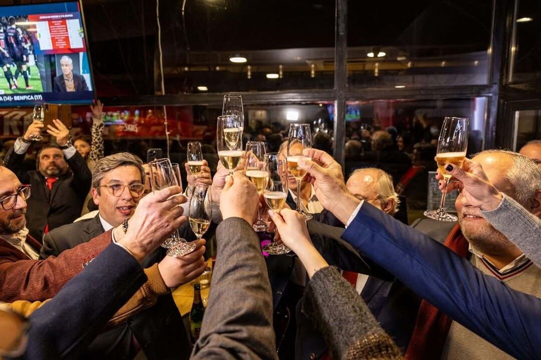 Domingos Almeida Lima e César Brito na inauguração da renovada casa do ...