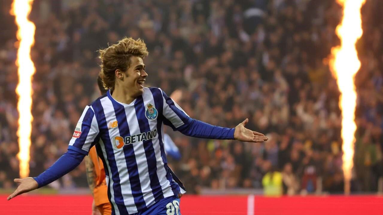 Rodrigo Mora ambicioso na Liga Europa: «Queremos ganhar o troféu novamente este ano» - FC Porto ...