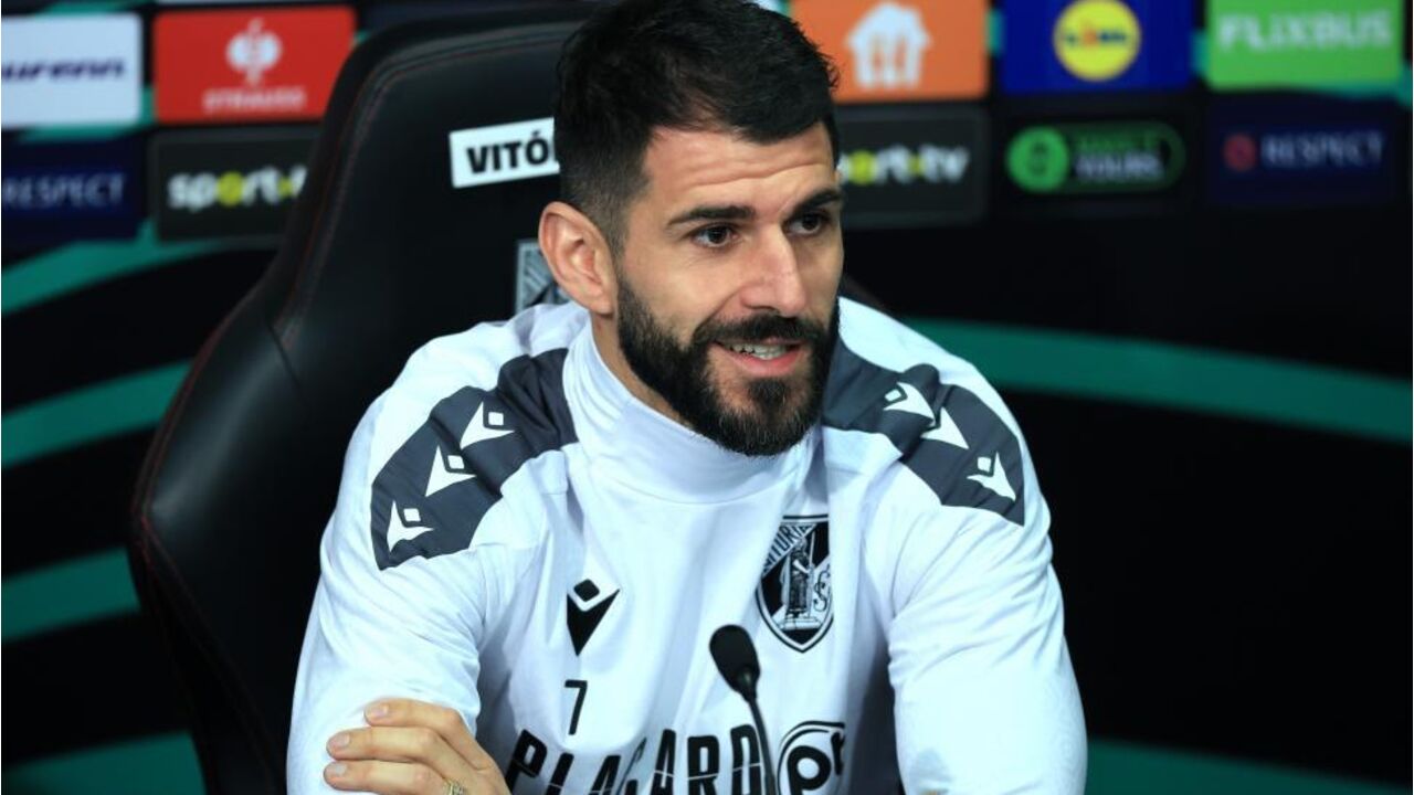Nélson Oliveira e o futuro: «A seu tempo decide-se, mas gosto muito de estar no Vitória» - V ...