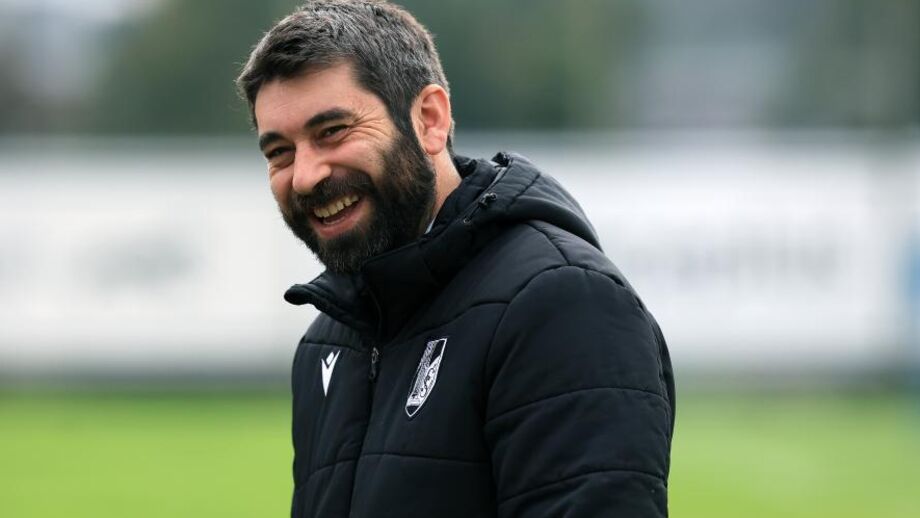 Luís Freire é notícia lá fora: o técnico "imbatível" que vai tentar ...