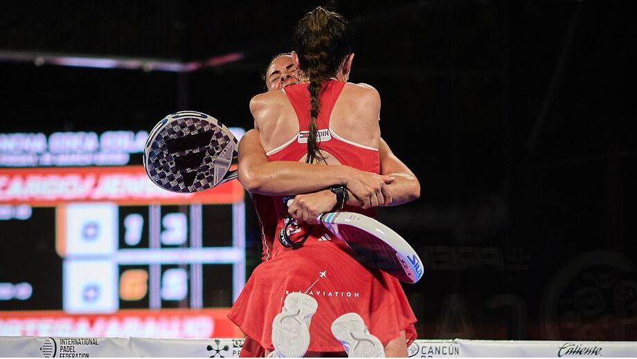 Sofia Araújo e Marta Ortega na final do Cancun 2 - Padel - Jornal Record