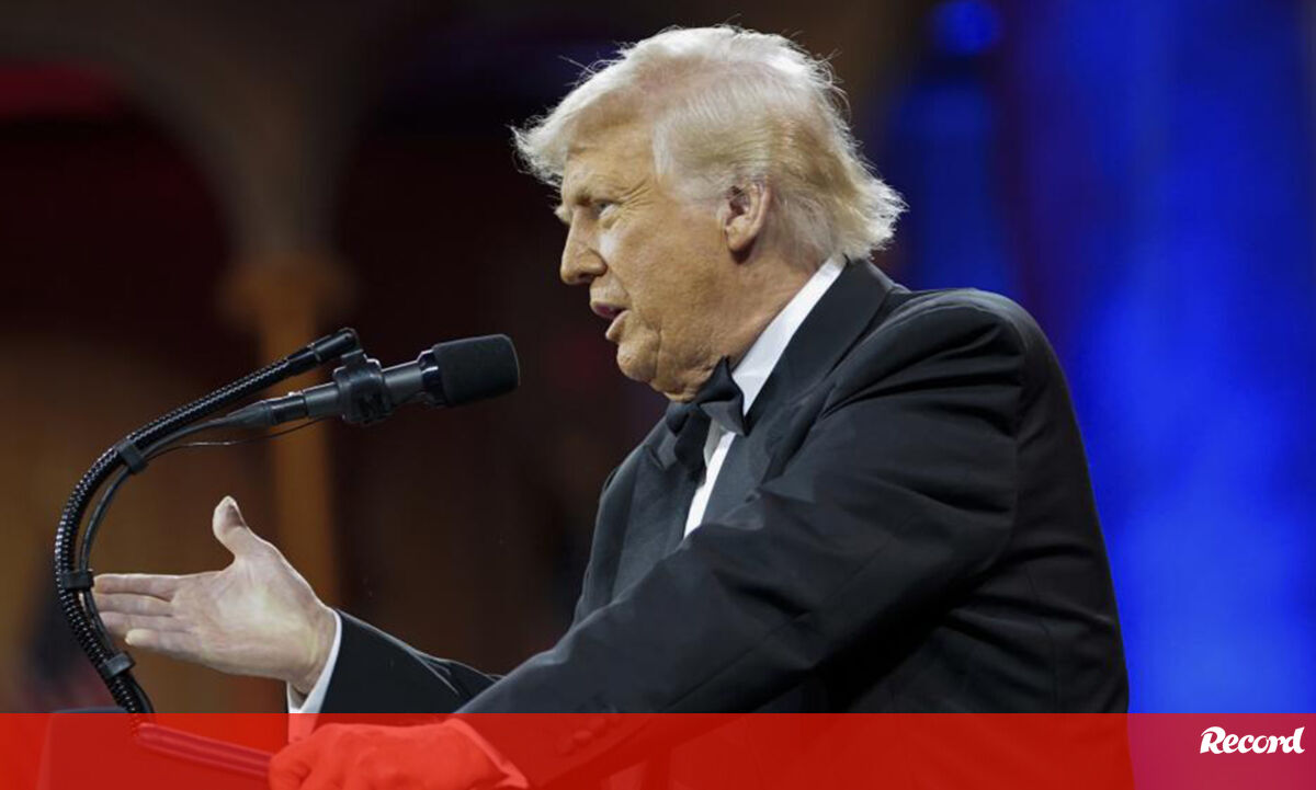 Trump sobe para 125% taxas à China e suspende por 90 dias a mais de 75 países - Fora de Campo ...