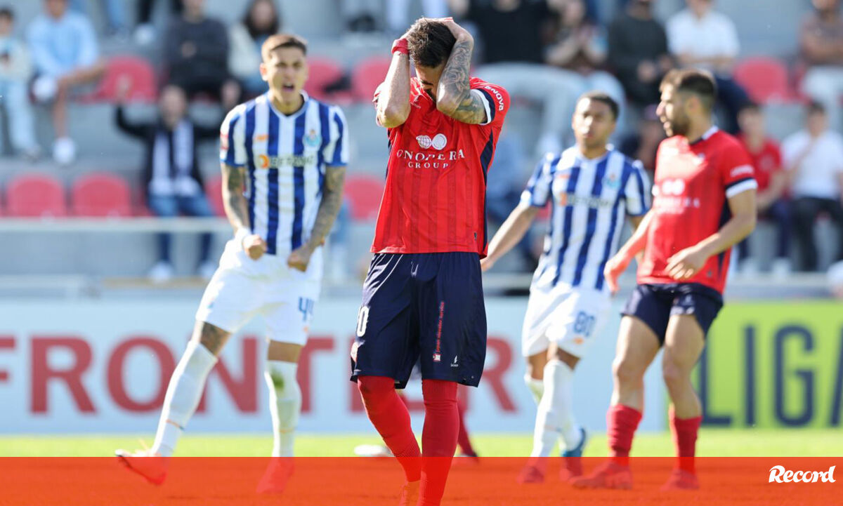 Oliveirense-FC Porto B, 1-1: equipas mantêm-se em zona delicada da ...