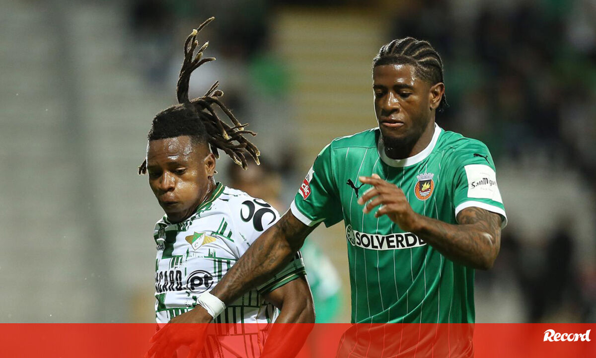 Panzo força novidade - Rio Ave - Jornal Record