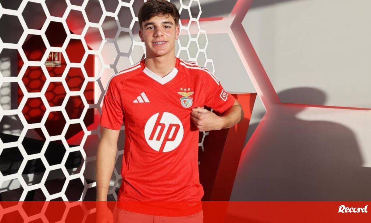 Benfica segura jovem avançado que há três épocas jogava... futsal ...