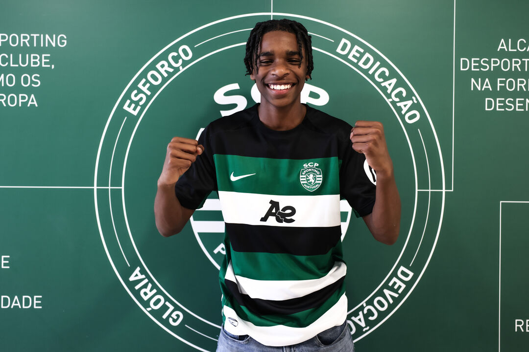 Sporting assina contrato de formação com avançado Daniel Évora ...