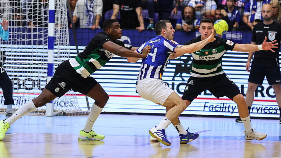 Sporting vence FC Porto no Dragão Arena e isola-se na liderança do ...