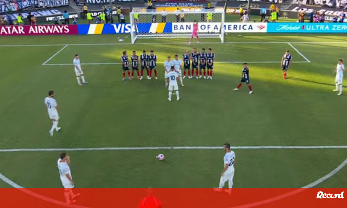 Guarda-redes do Monterrey pede à equipa para defender livre direto ...