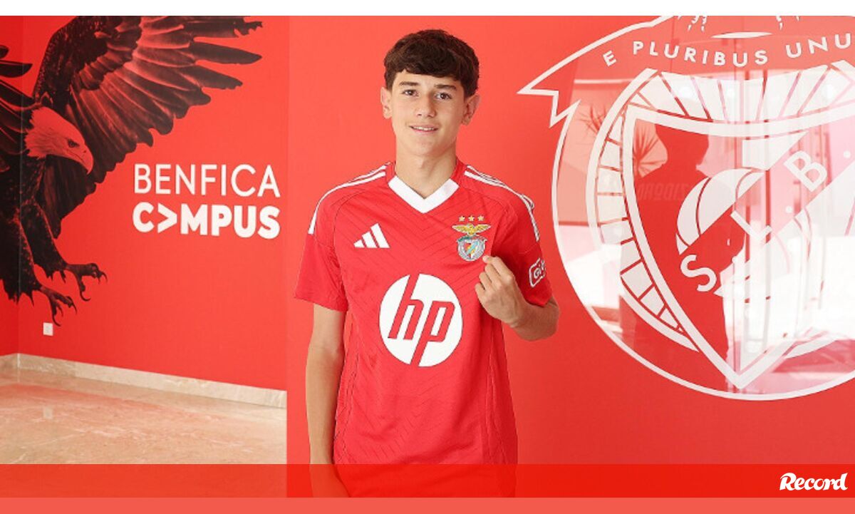 Tomás Sousa assina contrato de formação com o Benfica - Benfica ...