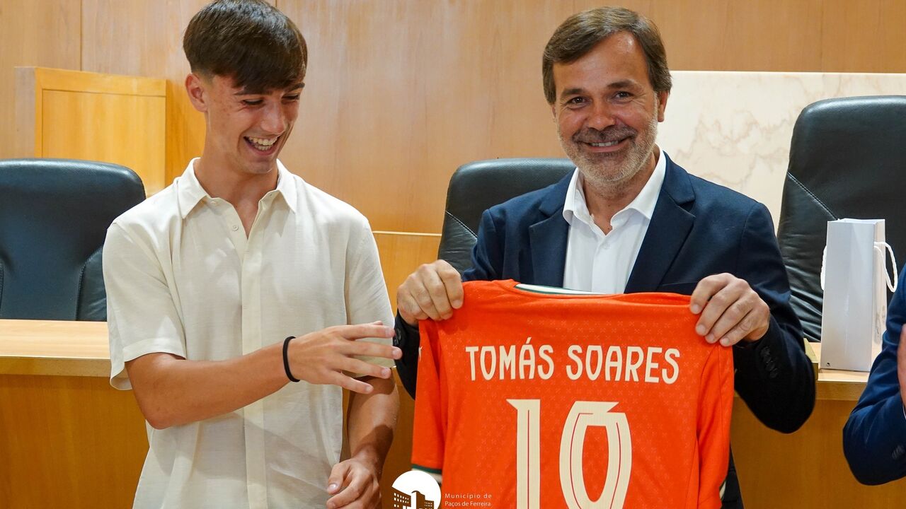 Tomás Soares, campeão europeu Sub-17, homenageado em Paços de Ferreira ...