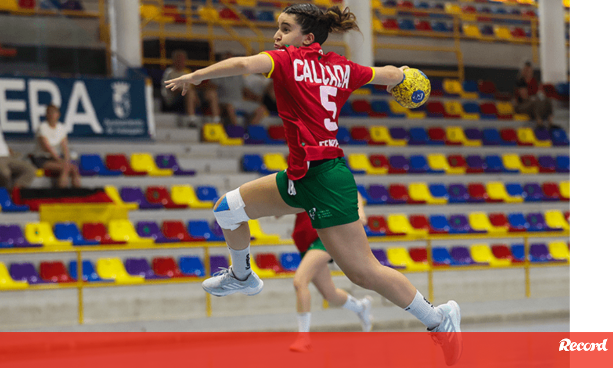 Sandra Fernandes chamou 18 jogadoras para Europeu feminino de sub-19 - Andebol - Jornal Record