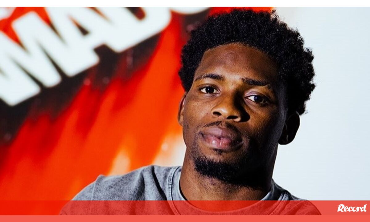 Oficial: Abraham Marcus é reforço do E. Amadora - E. Amadora - Jornal ...