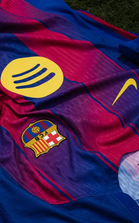 Lamine Yamal, Raphinha e Kika Nazareth apresentam nova camisola do ...