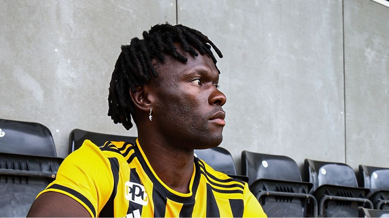 Oficial: Mimito Biai assina pelo Lourosa até 2026 - Lourosa - Jornal Record