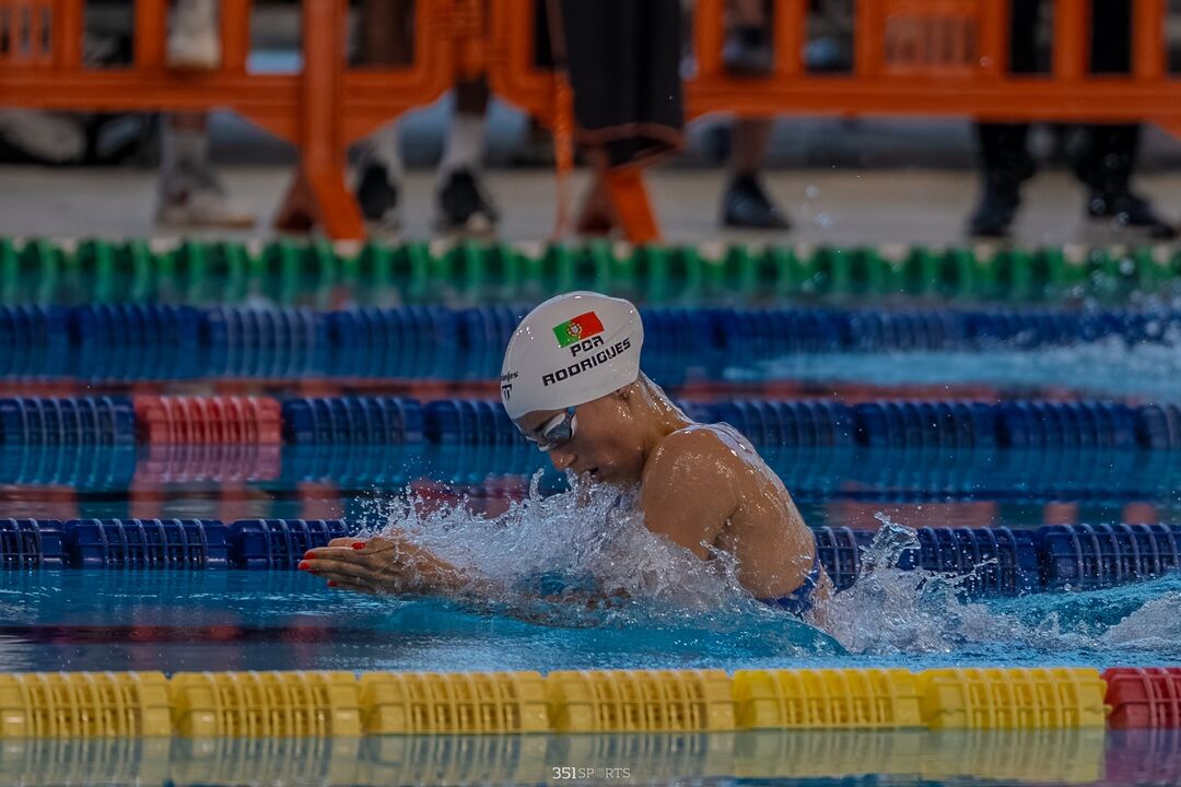 Ana Pinho Rodrigues soma e segue nos Nacionais - Natação - Jornal Record