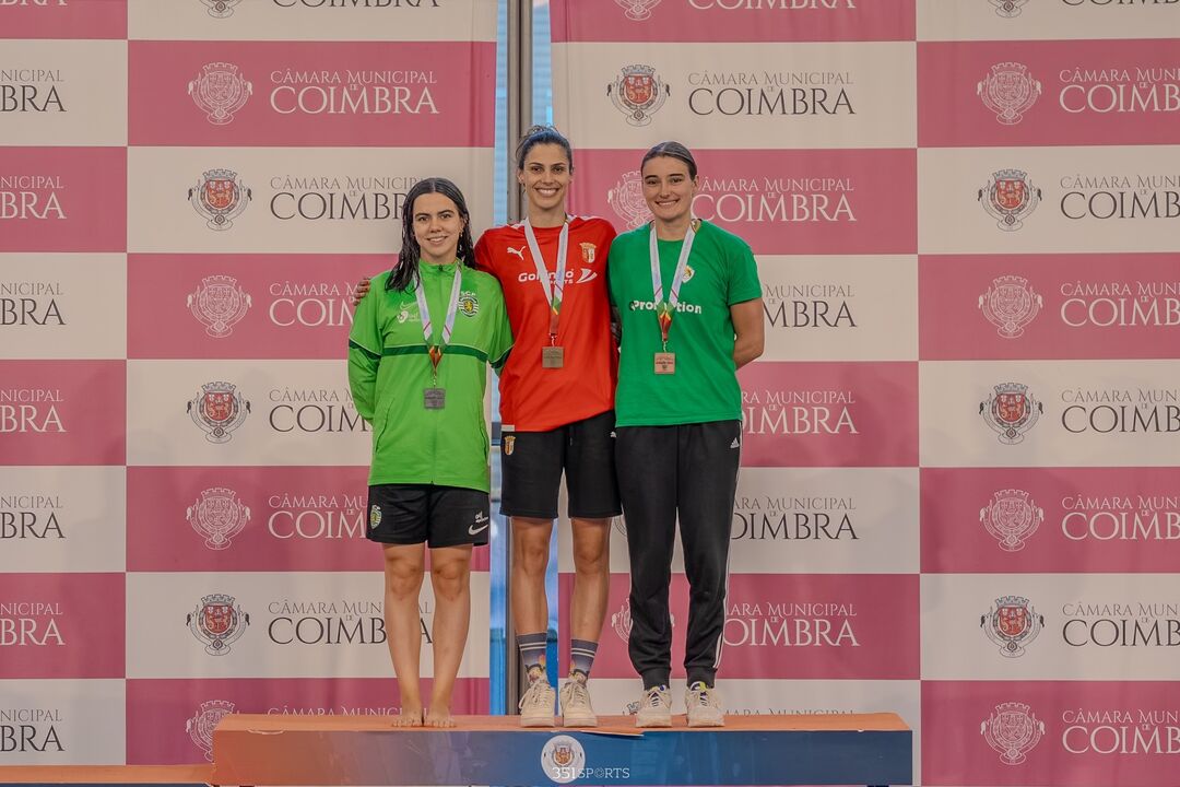 Ana Pinho Rodrigues soma e segue nos Nacionais - Natação - Jornal Record