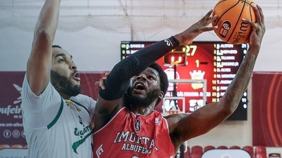 FC Porto contrata Javian Davis, MVP da última Liga de basquetebol ...