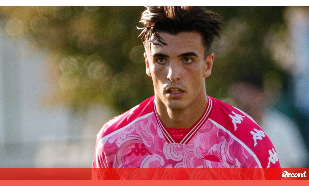 Ismael Sierra emprestado ao Villarreal - Estoril - Jornal Record