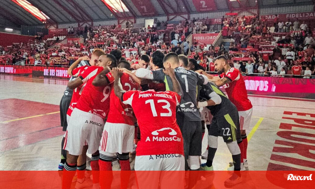 Equipa de futsal do Benfica bate Elétrico no jogo de apresentação com ...